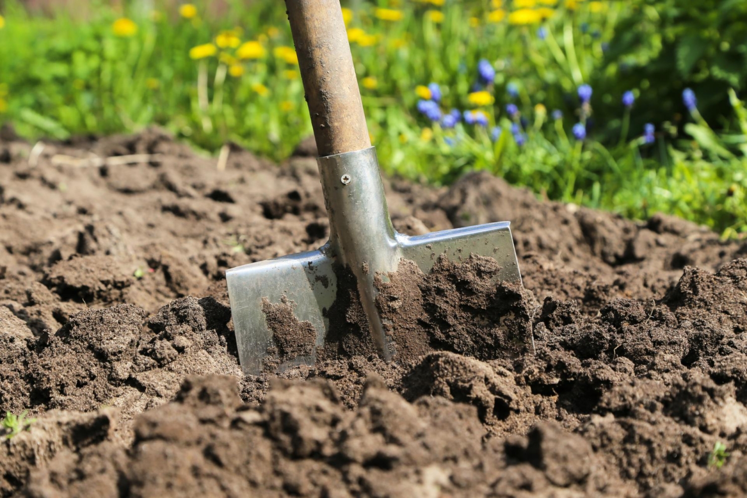 Poly Board Edging Installation Guide for Artificial Turf